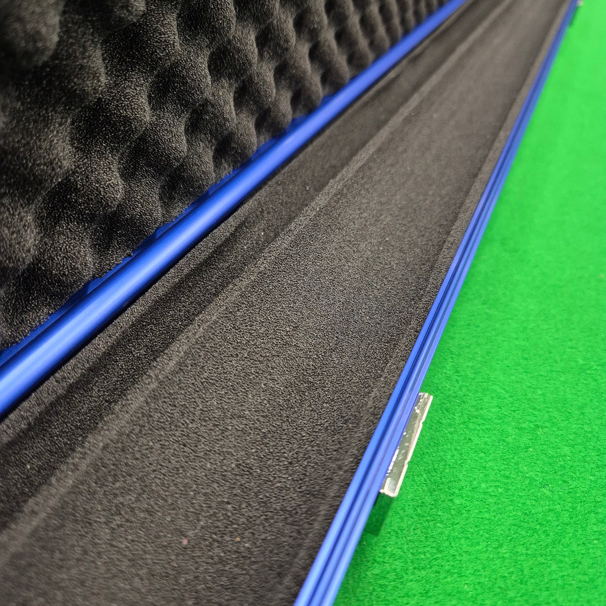 3/4 2 Slot Aluminium Blue AU04 – Woodhouse Cues